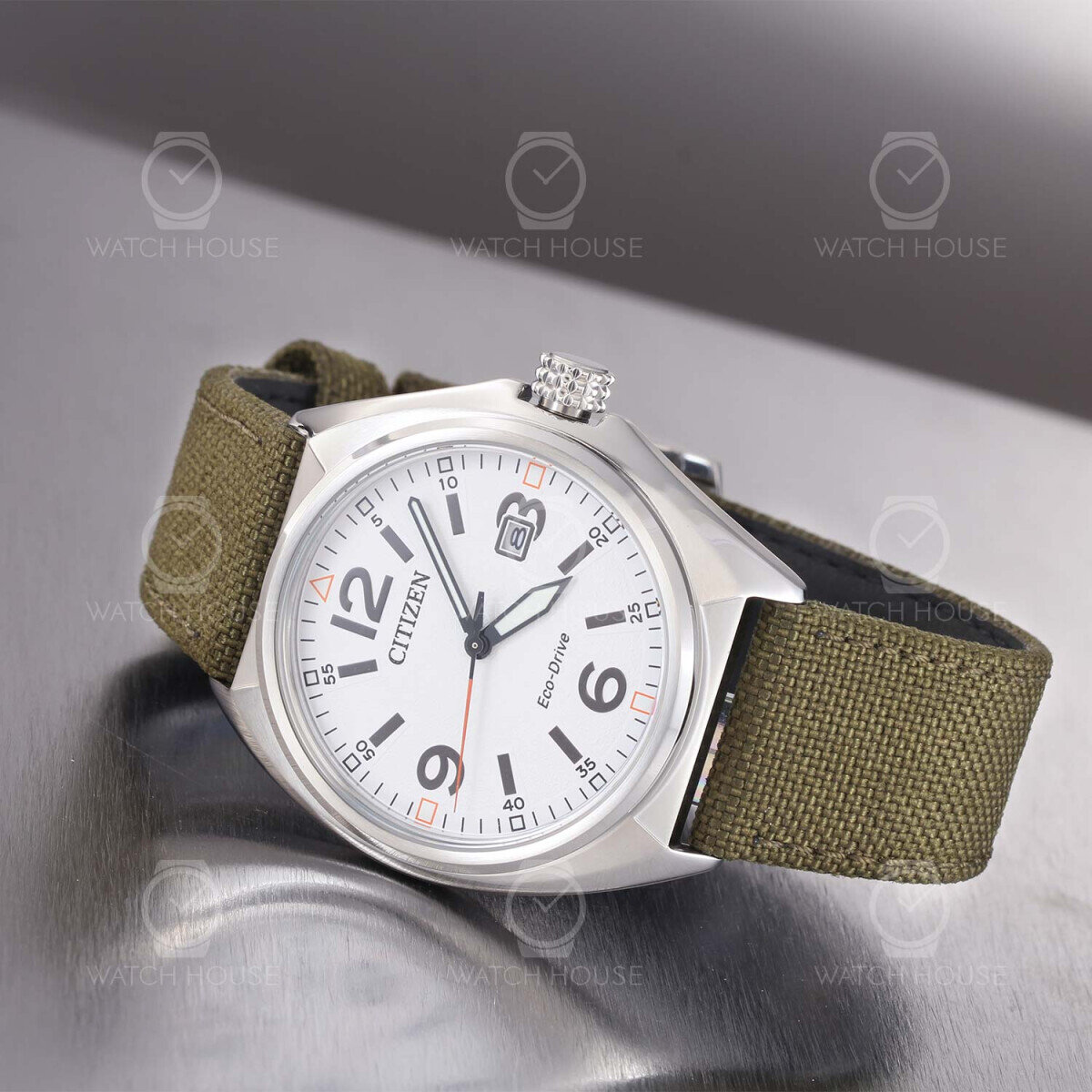 Citizen AW1571-09A Military Eco-Drive Stoffband Weiß