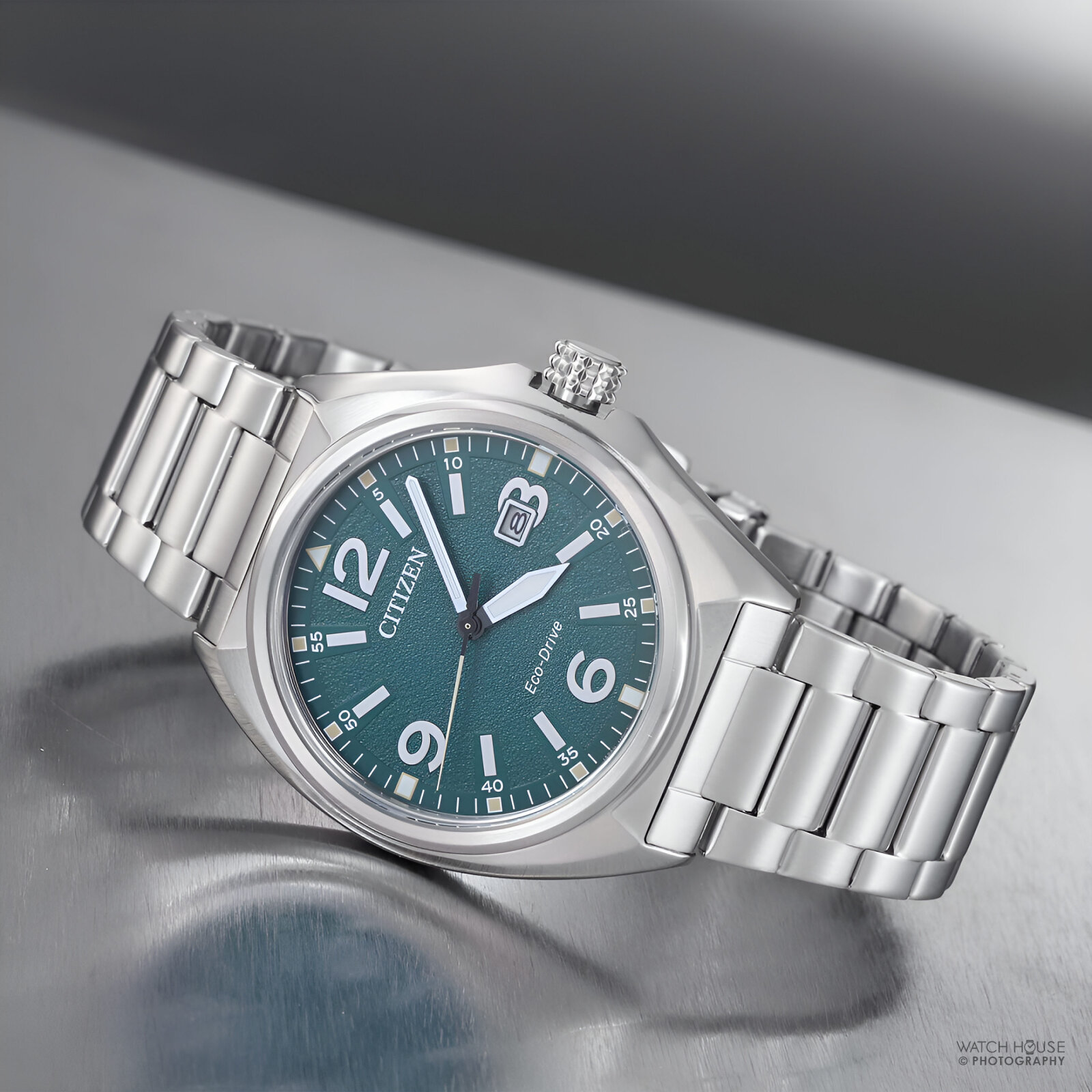 Citizen AW1571-76X Military Eco-Drive Stahl-Grün