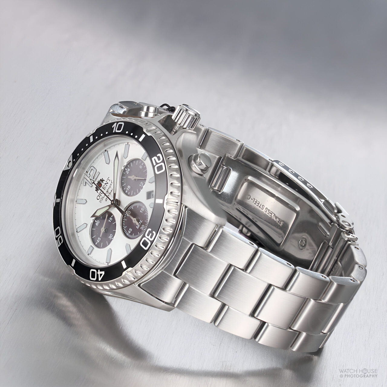 Orient Mako Chronograph Solar RA-TX0203S Panda