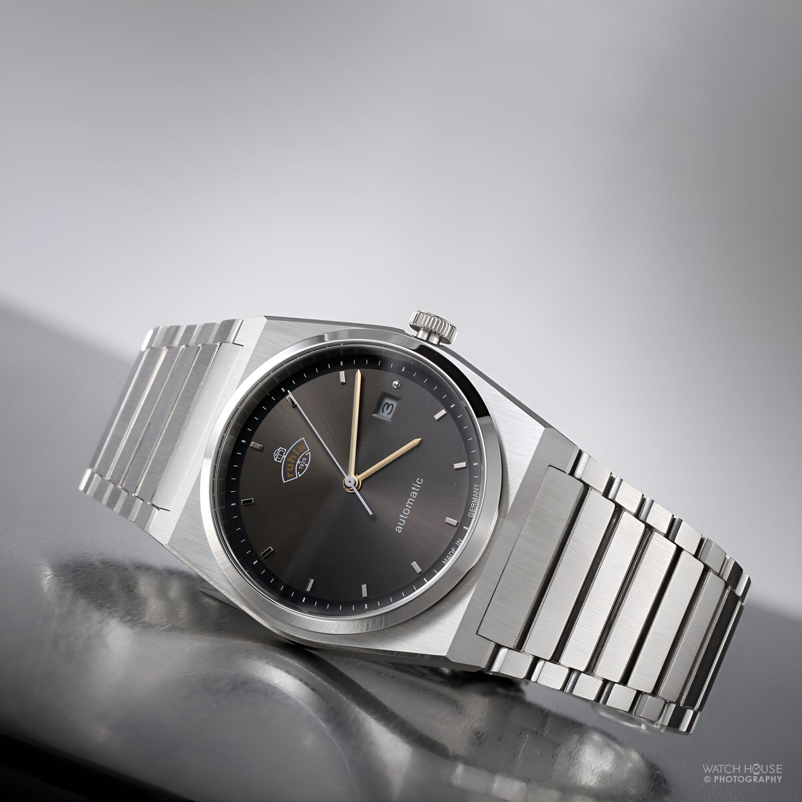 Ruhla 1929 Space Control Automatic Watch 4860M-2 Anthracite lden hands